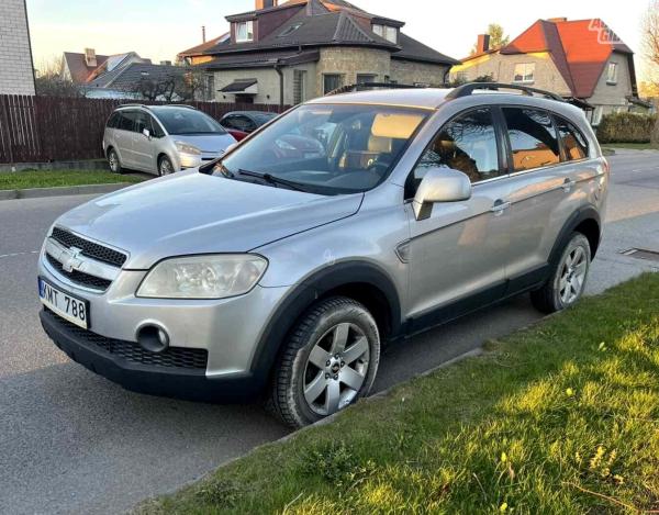 Grey Chevrolet Captiva 2008 in Siauliai, with an engine capacity of 2.00 L and mileage of 240 thousand km for 2550 €, photo 1 on AUTOMOTO.COM.LV
