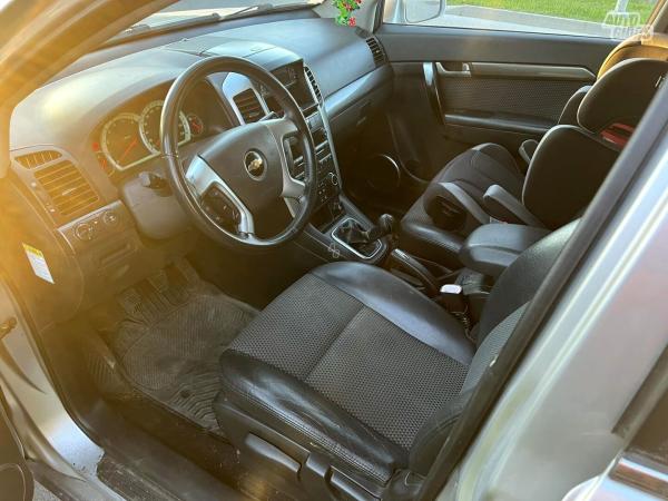 Grey Chevrolet Captiva 2008 in Siauliai, with an engine capacity of 2.00 L and mileage of 240 thousand km for 2550 €, photo 8 on AUTOMOTO.COM.LV