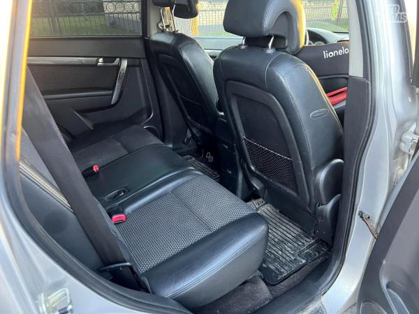 Grey Chevrolet Captiva 2008 in Siauliai, with an engine capacity of 2.00 L and mileage of 240 thousand km for 2550 €, photo 9 on AUTOMOTO.COM.LV