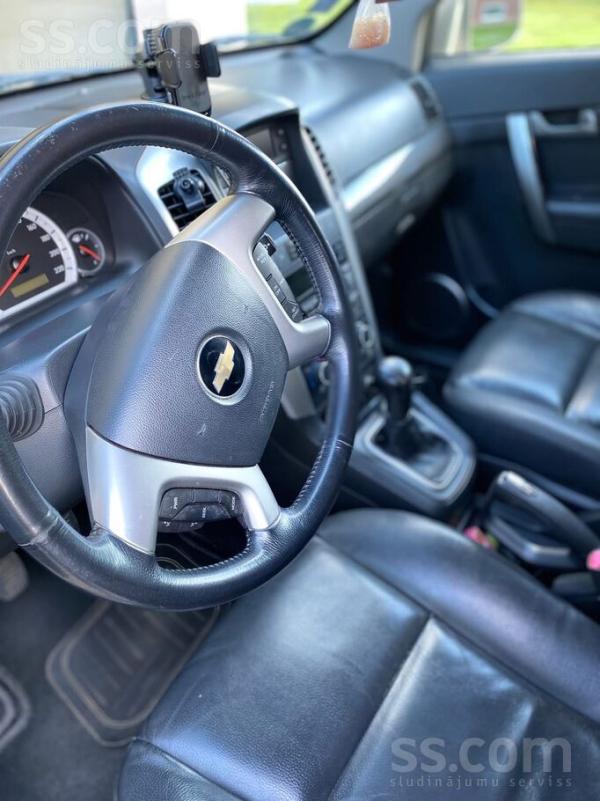 Pelēks Chevrolet Captiva 2008 Madona, ar dzinēja tilpumu 2.00 L un nobraukumu 242 tūkst. km par 3300 €, foto 5 vietnē AUTOMOTO.COM.LV