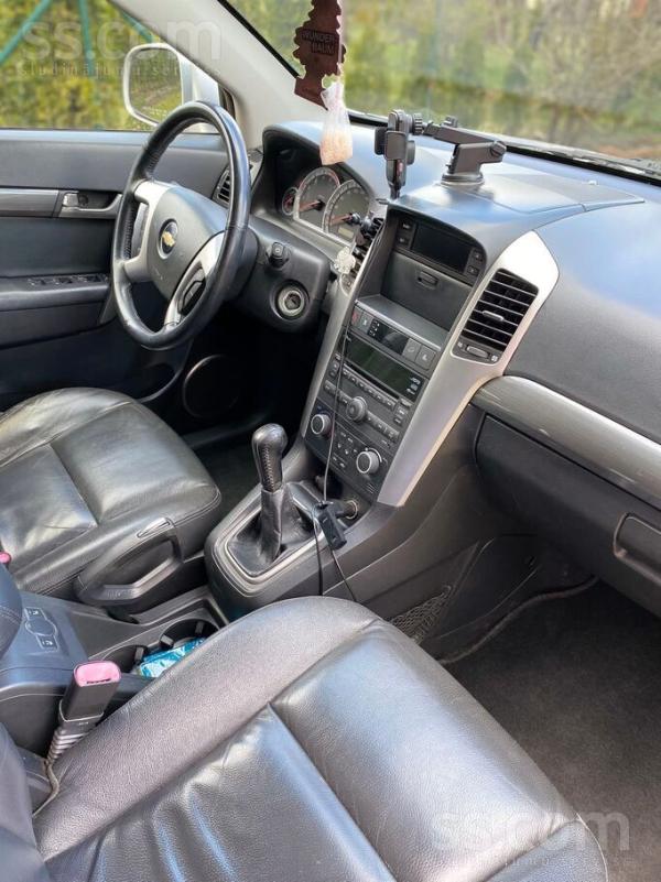 Pelēks Chevrolet Captiva 2008 Madona, ar dzinēja tilpumu 2.00 L un nobraukumu 242 tūkst. km par 3300 €, foto 7 vietnē AUTOMOTO.COM.LV