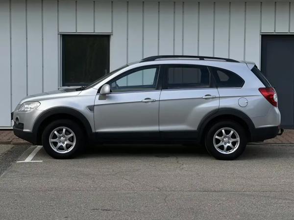 Pelēks Chevrolet Captiva 2008 Rīga, ar dzinēja tilpumu 2.00 L un nobraukumu 247 tūkst. km par 2300 €, foto 3 vietnē AUTOMOTO.COM.LV