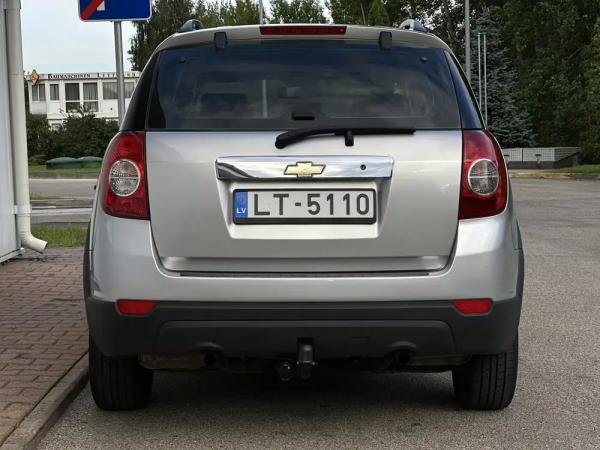 Pelēks Chevrolet Captiva 2008 Rīga, ar dzinēja tilpumu 2.00 L un nobraukumu 247 tūkst. km par 2300 €, foto 6 vietnē AUTOMOTO.COM.LV