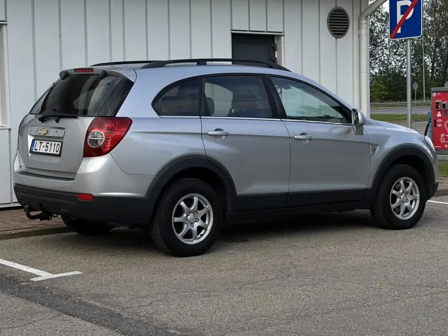 Grey Chevrolet Captiva 2008 in Riga, with an engine capacity of 2.00 L and mileage of 247 thousand km for 2300 €, photo 9 on AUTOMOTO.COM.LV