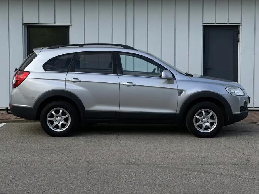 Grey Chevrolet Captiva 2008 in Riga, with an engine capacity of 2.00 L and mileage of 247 thousand km for 2300 €, photo 10 on AUTOMOTO.COM.LV