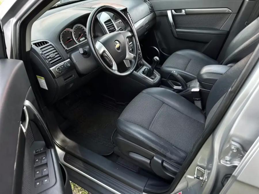 Grey Chevrolet Captiva 2008 in Riga, with an engine capacity of 2.00 L and mileage of 247 thousand km for 2300 €, photo 21 on AUTOMOTO.COM.LV