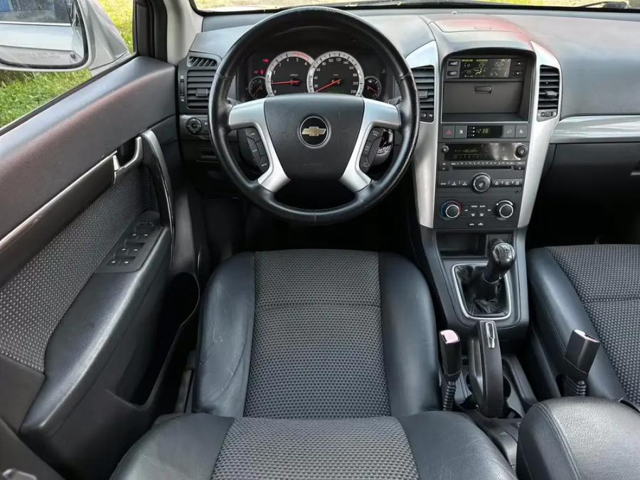 Grey Chevrolet Captiva 2008 in Riga, with an engine capacity of 2.00 L and mileage of 247 thousand km for 2300 €, photo 23 on AUTOMOTO.COM.LV