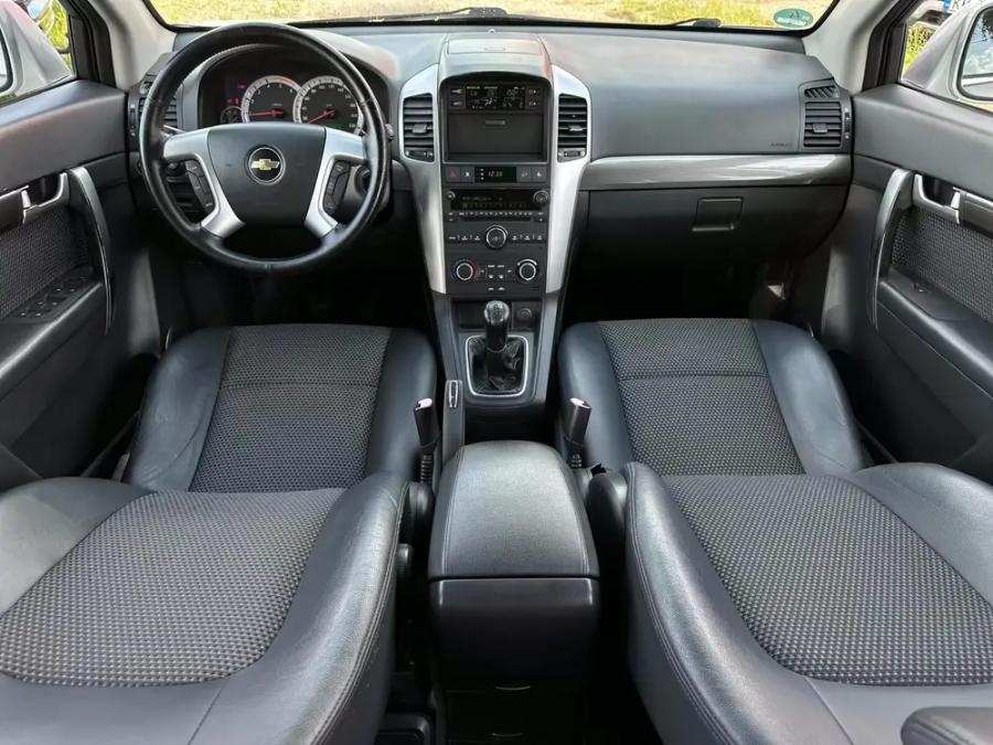 Grey Chevrolet Captiva 2008 in Riga, with an engine capacity of 2.00 L and mileage of 247 thousand km for 2300 €, photo 25 on AUTOMOTO.COM.LV