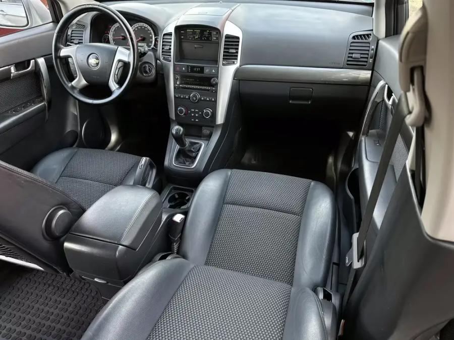 Grey Chevrolet Captiva 2008 in Riga, with an engine capacity of 2.00 L and mileage of 247 thousand km for 2300 €, photo 27 on AUTOMOTO.COM.LV