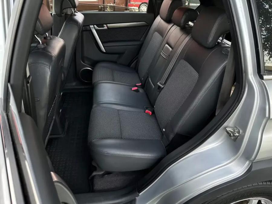 Grey Chevrolet Captiva 2008 in Riga, with an engine capacity of 2.00 L and mileage of 247 thousand km for 2300 €, photo 30 on AUTOMOTO.COM.LV