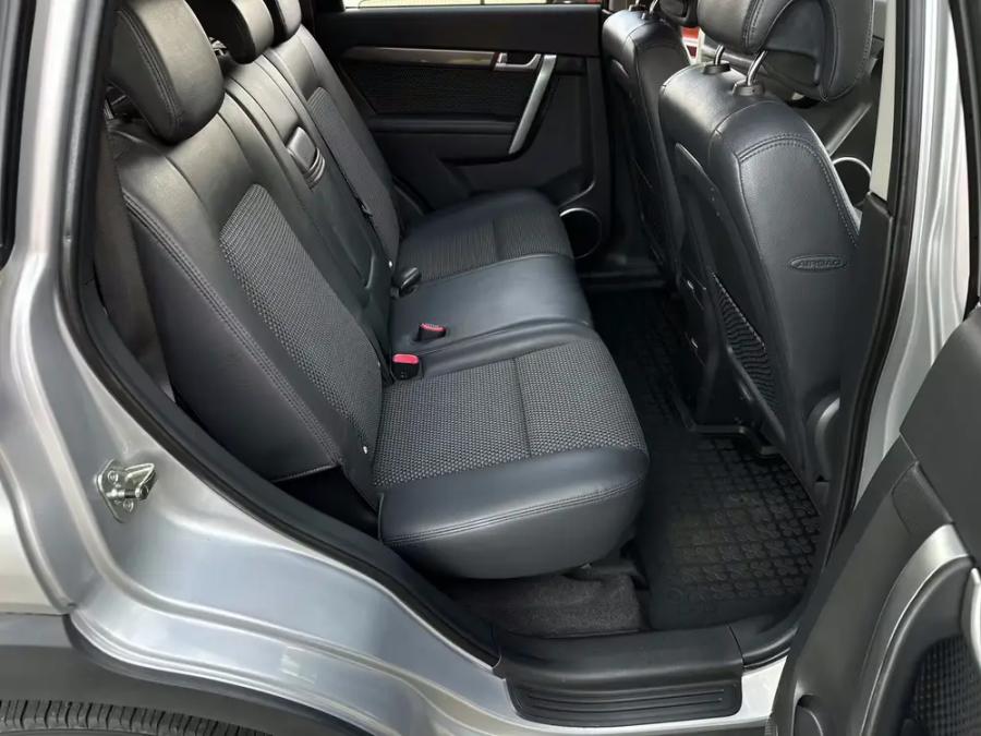 Grey Chevrolet Captiva 2008 in Riga, with an engine capacity of 2.00 L and mileage of 247 thousand km for 2300 €, photo 31 on AUTOMOTO.COM.LV