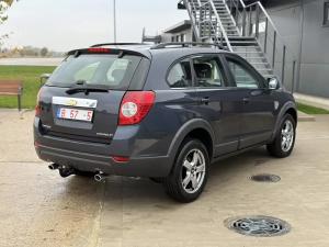 Pelēks Chevrolet Captiva 2008 Rīga, ar dzinēja tilpumu 2.00 L un nobraukumu 240 tūkst. km par 3990 €, foto 5 vietnē AUTOMOTO.COM.LV