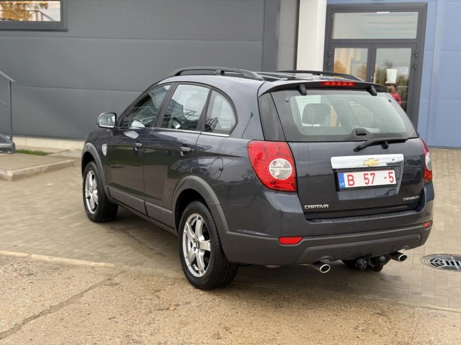 Grey Chevrolet Captiva 2008 in Riga, with an engine capacity of 2.00 L and mileage of 240 thousand km for 3990 €, photo 6 on AUTOMOTO.COM.LV
