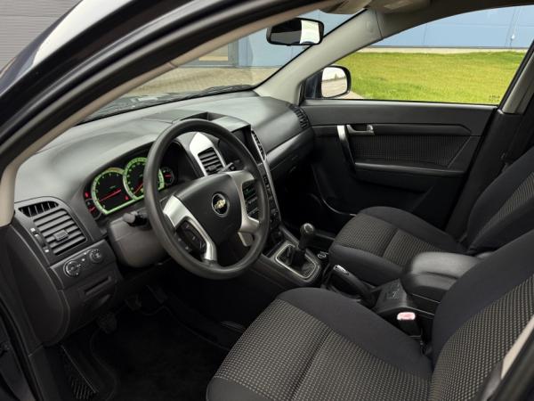 Pelēks Chevrolet Captiva 2008 Rīga, ar dzinēja tilpumu 2.00 L un nobraukumu 240 tūkst. km par 3990 €, foto 9 vietnē AUTOMOTO.COM.LV