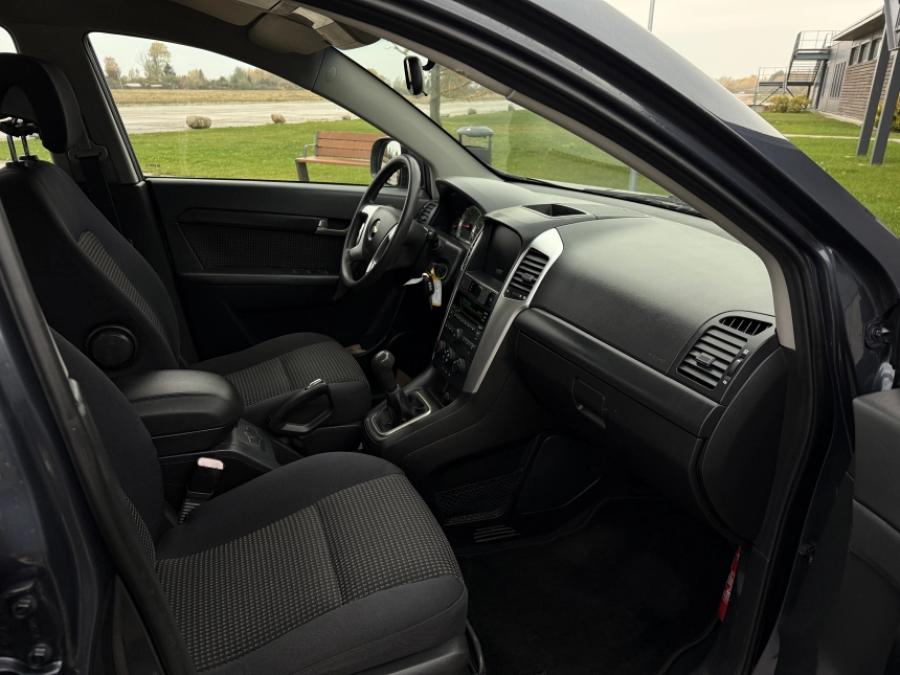 Grey Chevrolet Captiva 2008 in Riga, with an engine capacity of 2.00 L and mileage of 240 thousand km for 3990 €, photo 11 on AUTOMOTO.COM.LV