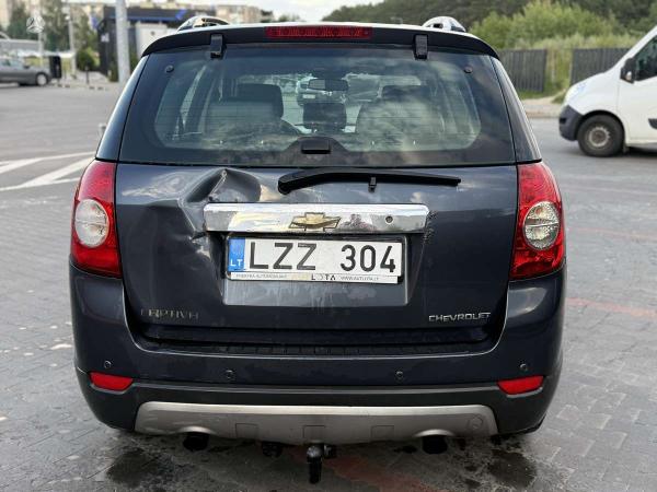 Grey Chevrolet Captiva 2008 in Vilnius, with an engine capacity of 2.00 L and mileage of 320 thousand km for 2600 €, photo 5 on AUTOMOTO.COM.LV