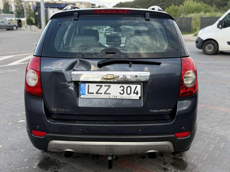 Grey Chevrolet Captiva 2008 in Vilnius, with an engine capacity of 2.00 L and mileage of 320 thousand km for 2600 €, photo 6 on AUTOMOTO.COM.LV