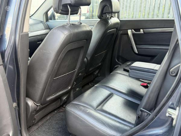 Grey Chevrolet Captiva 2008 in Vilnius, with an engine capacity of 2.00 L and mileage of 320 thousand km for 2600 €, photo 7 on AUTOMOTO.COM.LV