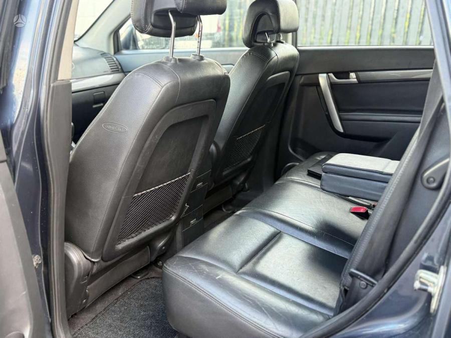 Grey Chevrolet Captiva 2008 in Vilnius, with an engine capacity of 2.00 L and mileage of 320 thousand km for 2600 €, photo 8 on AUTOMOTO.COM.LV