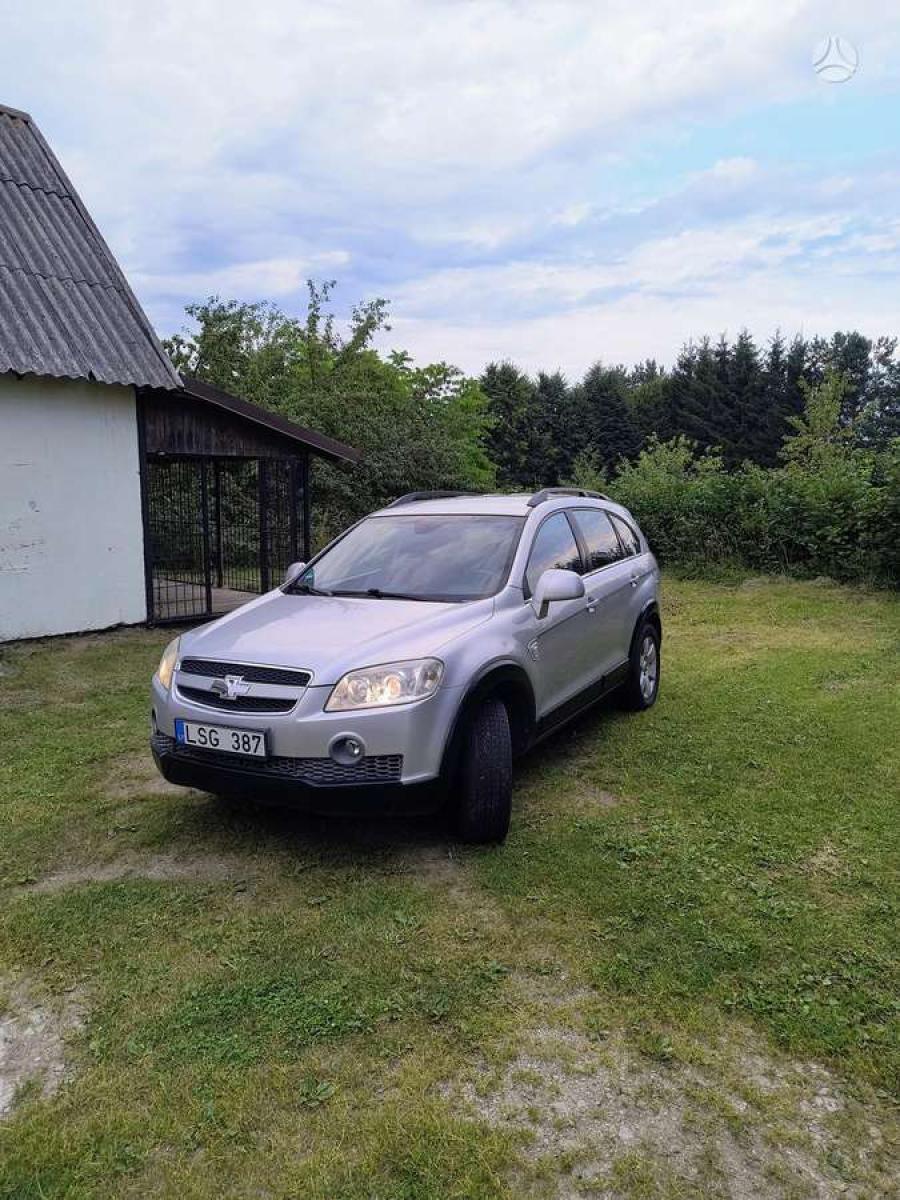 Grey Chevrolet Captiva 2008 in Vilnius, with an engine capacity of 1.99 L and mileage of 231 thousand km for 2650 €, photo 1 on AUTOMOTO.COM.LV