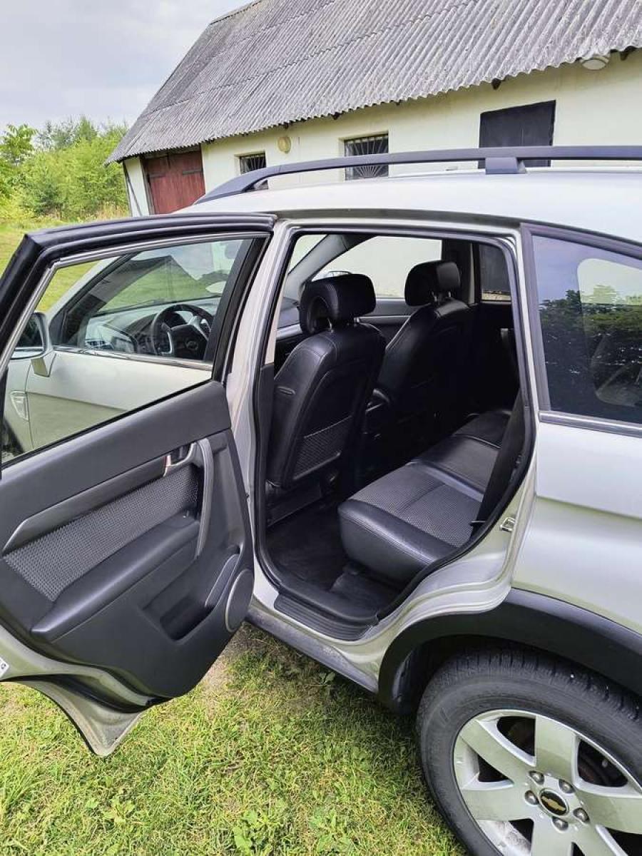 Grey Chevrolet Captiva 2008 in Vilnius, with an engine capacity of 1.99 L and mileage of 231 thousand km for 2650 €, photo 9 on AUTOMOTO.COM.LV