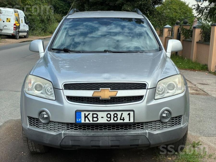 Grey Chevrolet Captiva 2008 in Riga, with an engine capacity of 2.00 L and mileage of 0 thousand km for 1400 €, photo 3 on AUTOMOTO.COM.LV