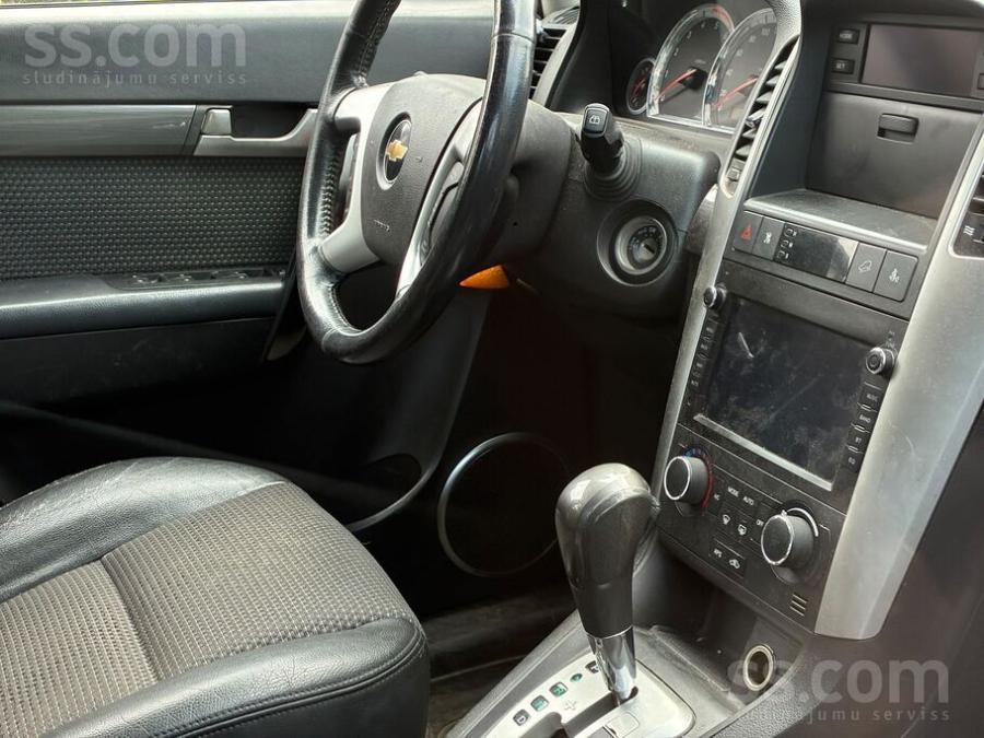 Grey Chevrolet Captiva 2008 in Riga, with an engine capacity of 2.00 L and mileage of 0 thousand km for 1400 €, photo 7 on AUTOMOTO.COM.LV