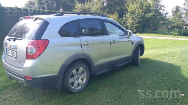 Grey Chevrolet Captiva 2008 in Bauska, with an engine capacity of 2.00 L and mileage of 265 thousand km for 1800 €, photo 2 on AUTOMOTO.COM.LV