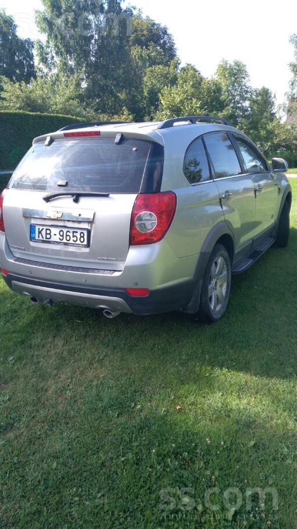 Grey Chevrolet Captiva 2008 in Bauska, with an engine capacity of 2.00 L and mileage of 265 thousand km for 1800 €, photo 3 on AUTOMOTO.COM.LV