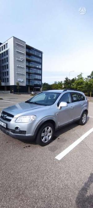 Grey Chevrolet Captiva 2008 in Vilnius, with an engine capacity of 2.00 L and mileage of 284 thousand km for 2700 €, photo 3 on AUTOMOTO.COM.LV