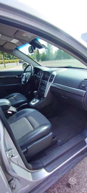Grey Chevrolet Captiva 2008 in Vilnius, with an engine capacity of 2.00 L and mileage of 284 thousand km for 2700 €, photo 6 on AUTOMOTO.COM.LV