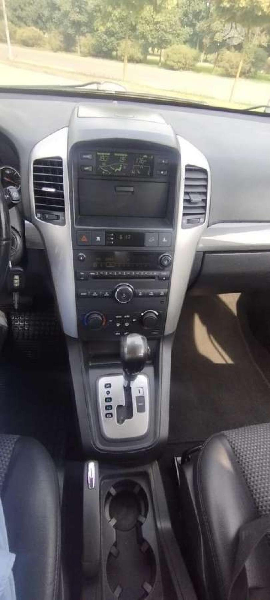 Grey Chevrolet Captiva 2008 in Vilnius, with an engine capacity of 2.00 L and mileage of 284 thousand km for 2700 €, photo 8 on AUTOMOTO.COM.LV