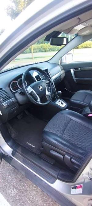 Grey Chevrolet Captiva 2008 in Vilnius, with an engine capacity of 2.00 L and mileage of 284 thousand km for 2700 €, photo 10 on AUTOMOTO.COM.LV