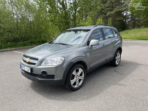 Pelēks Chevrolet Captiva 2009 Viļņa, ar dzinēja tilpumu 2.00 L un nobraukumu 246 tūkst. km par 2400 €, foto 1 vietnē AUTOMOTO.COM.LV