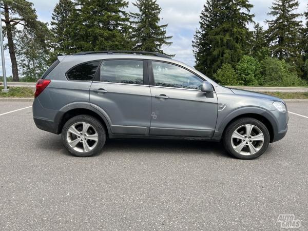 Pelēks Chevrolet Captiva 2009 Viļņa, ar dzinēja tilpumu 2.00 L un nobraukumu 246 tūkst. km par 2400 €, foto 6 vietnē AUTOMOTO.COM.LV