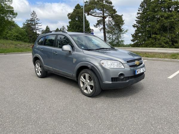 Pelēks Chevrolet Captiva 2009 Viļņa, ar dzinēja tilpumu 2.00 L un nobraukumu 246 tūkst. km par 2400 €, foto 7 vietnē AUTOMOTO.COM.LV