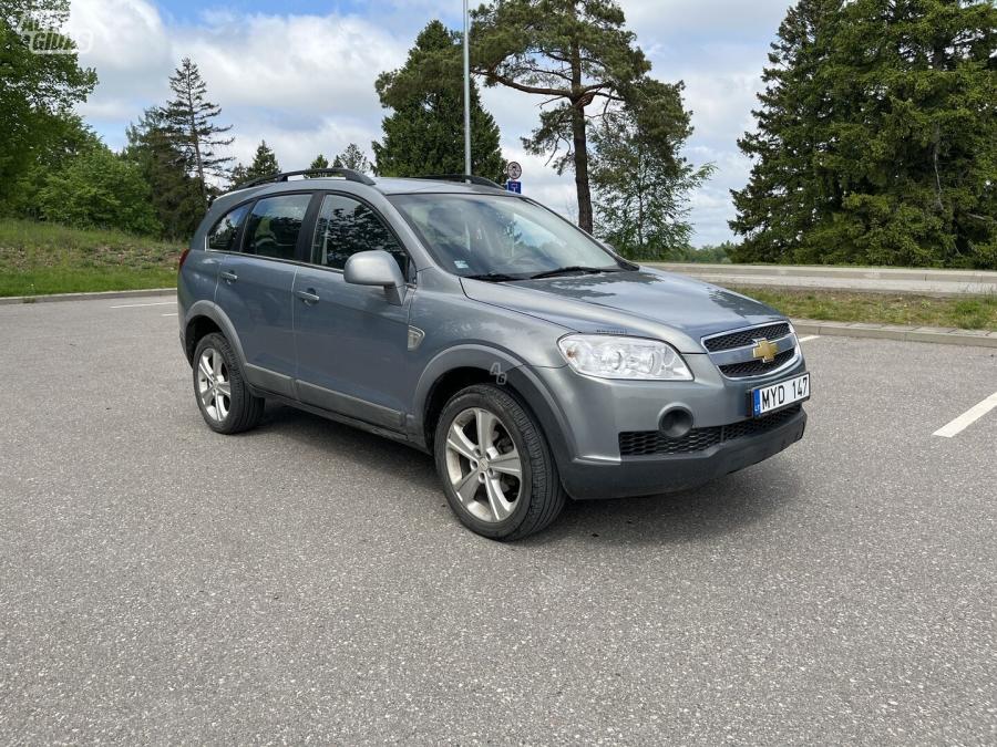 Pelēks Chevrolet Captiva 2009 Viļņa, ar dzinēja tilpumu 2.00 L un nobraukumu 246 tūkst. km par 2400 €, foto 8 vietnē AUTOMOTO.COM.LV