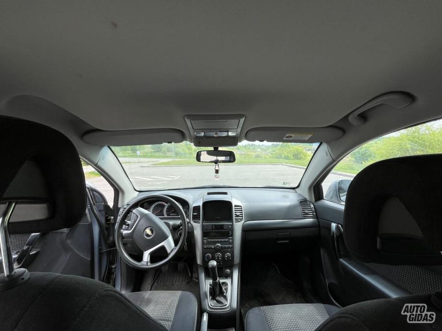 Pelēks Chevrolet Captiva 2009 Viļņa, ar dzinēja tilpumu 2.00 L un nobraukumu 246 tūkst. km par 2400 €, foto 12 vietnē AUTOMOTO.COM.LV