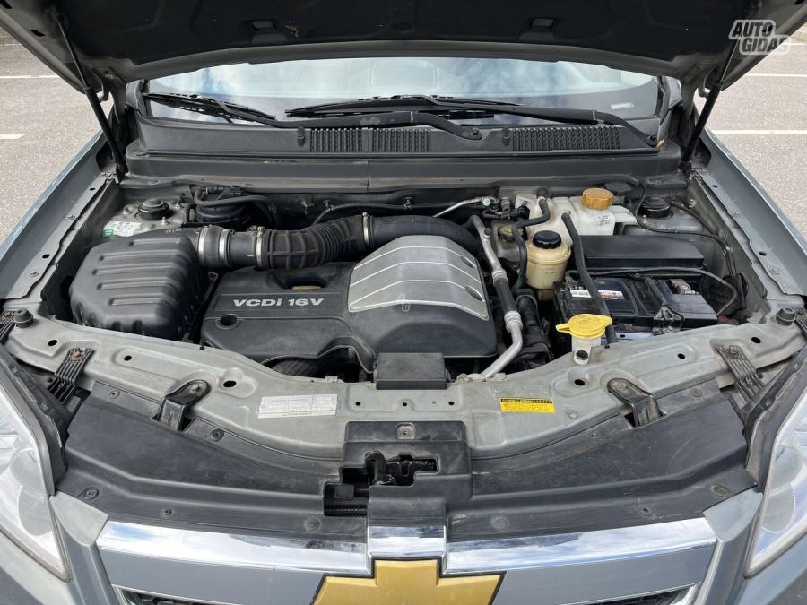 Pelēks Chevrolet Captiva 2009 Viļņa, ar dzinēja tilpumu 2.00 L un nobraukumu 246 tūkst. km par 2400 €, foto 14 vietnē AUTOMOTO.COM.LV