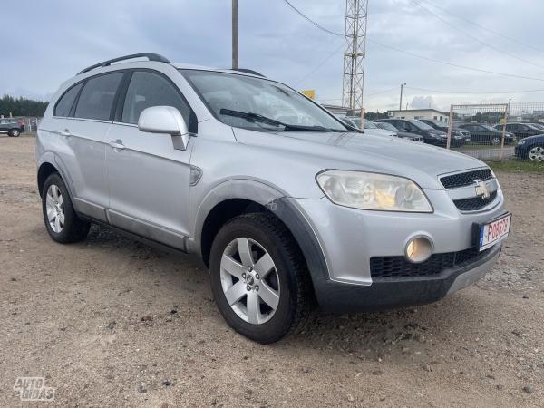 Pelēks Chevrolet Captiva 2009 Viļņa, ar dzinēja tilpumu 2.00 L un nobraukumu 270 tūkst. km par 2500 €, foto 1 vietnē AUTOMOTO.COM.LV