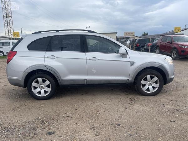 Pelēks Chevrolet Captiva 2009 Viļņa, ar dzinēja tilpumu 2.00 L un nobraukumu 270 tūkst. km par 2500 €, foto 9 vietnē AUTOMOTO.COM.LV