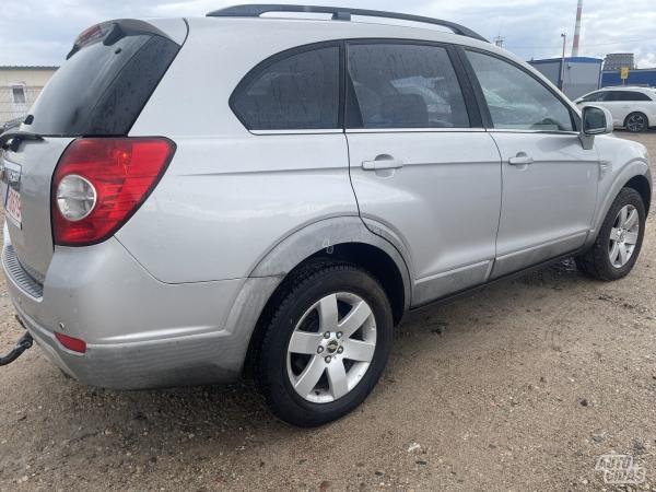 Pelēks Chevrolet Captiva 2009 Viļņa, ar dzinēja tilpumu 2.00 L un nobraukumu 270 tūkst. km par 2500 €, foto 10 vietnē AUTOMOTO.COM.LV