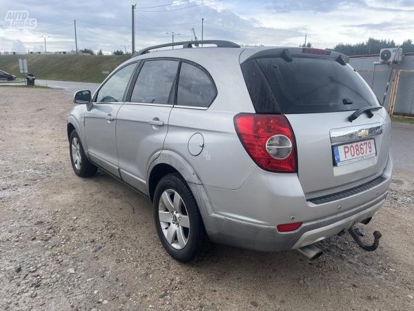 Pelēks Chevrolet Captiva 2009 Viļņa, ar dzinēja tilpumu 2.00 L un nobraukumu 270 tūkst. km par 2500 €, foto 2 vietnē AUTOMOTO.COM.LV