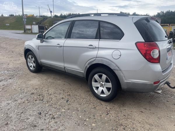 Pelēks Chevrolet Captiva 2009 Viļņa, ar dzinēja tilpumu 2.00 L un nobraukumu 270 tūkst. km par 2500 €, foto 3 vietnē AUTOMOTO.COM.LV