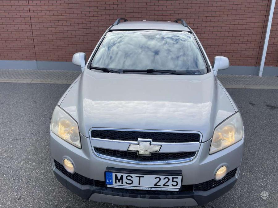 Grey Chevrolet Captiva 2009 in Vilnius, with an engine capacity of 0.00 L and mileage of 280 thousand km for 2950 €, photo 8 on AUTOMOTO.COM.LV