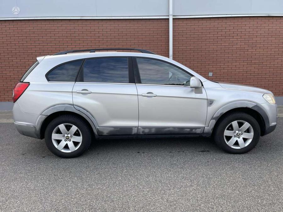 Grey Chevrolet Captiva 2009 in Vilnius, with an engine capacity of 0.00 L and mileage of 280 thousand km for 2950 €, photo 12 on AUTOMOTO.COM.LV