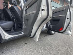 Grey Chevrolet Captiva 2009 in Vilnius, with an engine capacity of 0.00 L and mileage of 280 thousand km for 2950 €, photo 15 on AUTOMOTO.COM.LV