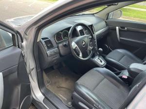Grey Chevrolet Captiva 2009 in Vilnius, with an engine capacity of 0.00 L and mileage of 280 thousand km for 2950 €, photo 17 on AUTOMOTO.COM.LV