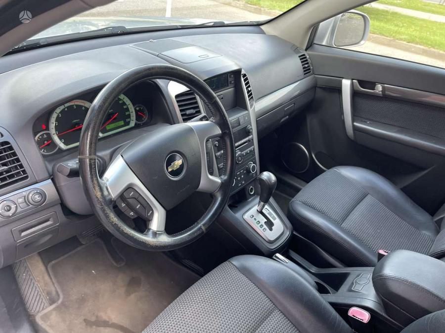 Grey Chevrolet Captiva 2009 in Vilnius, with an engine capacity of 0.00 L and mileage of 280 thousand km for 2950 €, photo 18 on AUTOMOTO.COM.LV