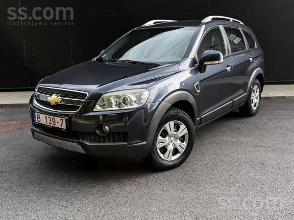 Grey Chevrolet Captiva 2009 in Jelgava, with an engine capacity of 2.00 L and mileage of 143 thousand km for 4900 €, photo 3 on AUTOMOTO.COM.LV